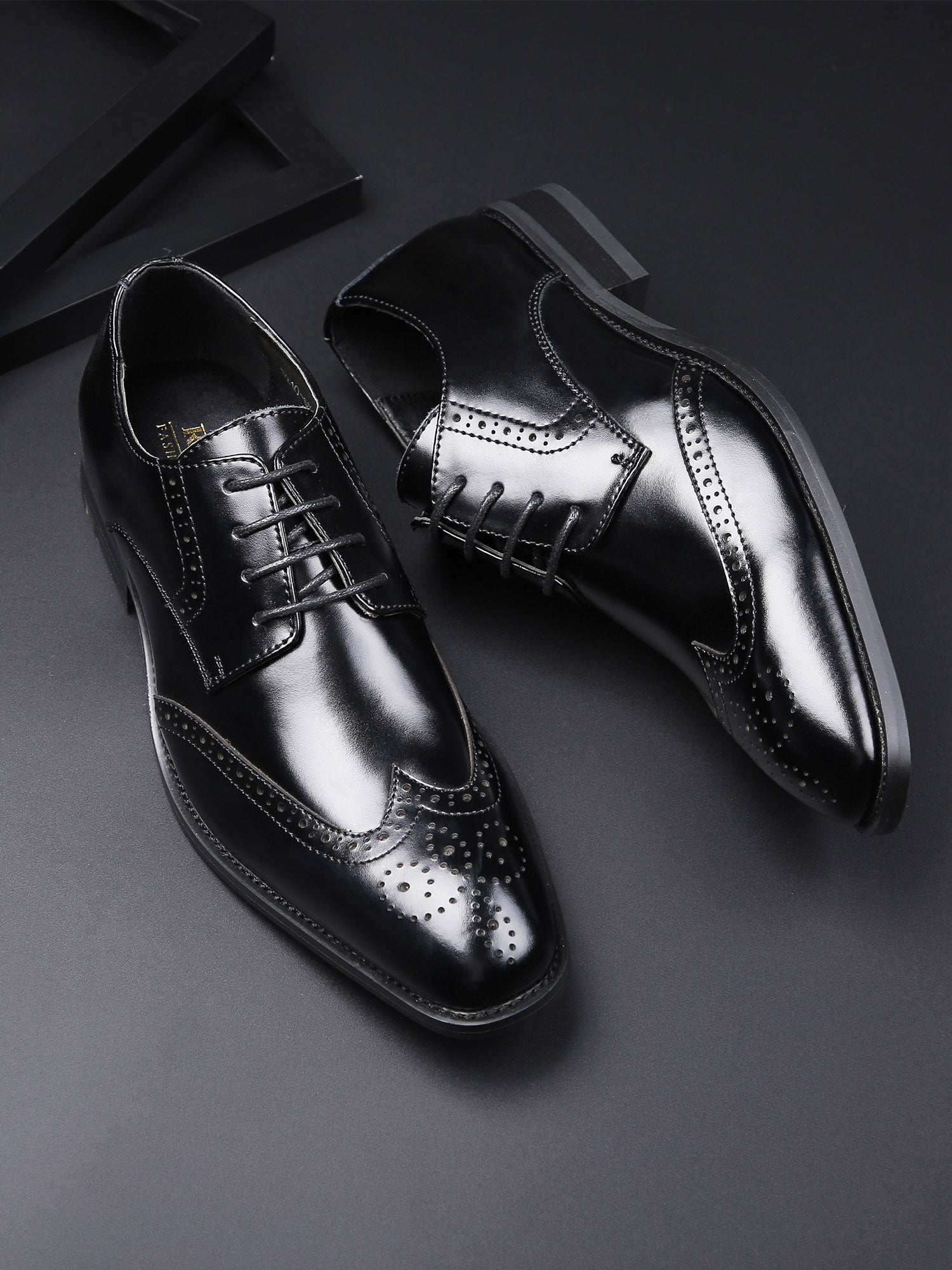 Chaussures derby à bout pointu et ornées de motifs sculptés – BABARONI FR